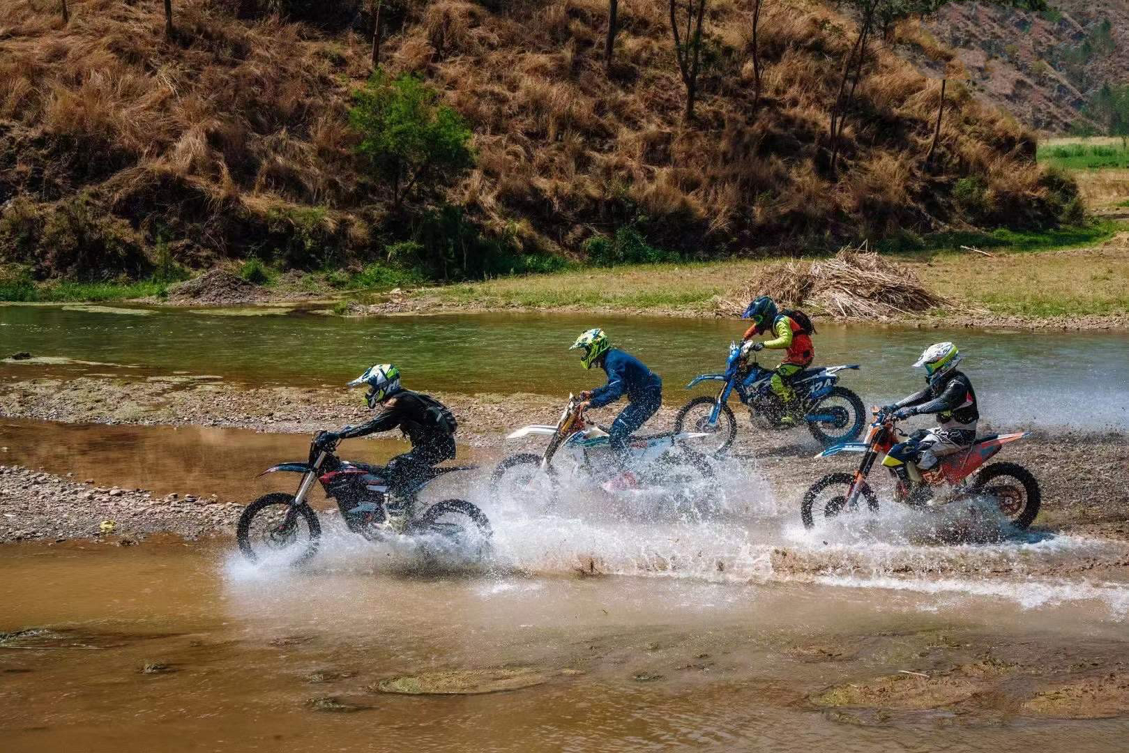 EDGEMOTO